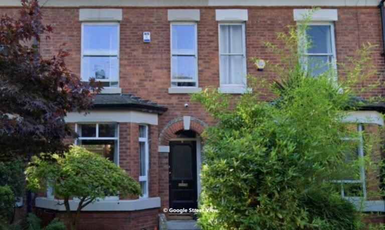 OASIS GUIDE: Must-Visit Places in Manchester and London