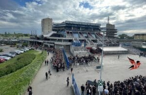 Phone-Free Concerts: What Happens When Devices Are Banned?